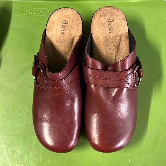 Bass | Shoes | Nwot Vintage Bass Erin Clogs 8m | Poshmark